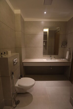 Suíte júnior, 1 cama King, para não fumantes (with Sofabed) | Banheiro