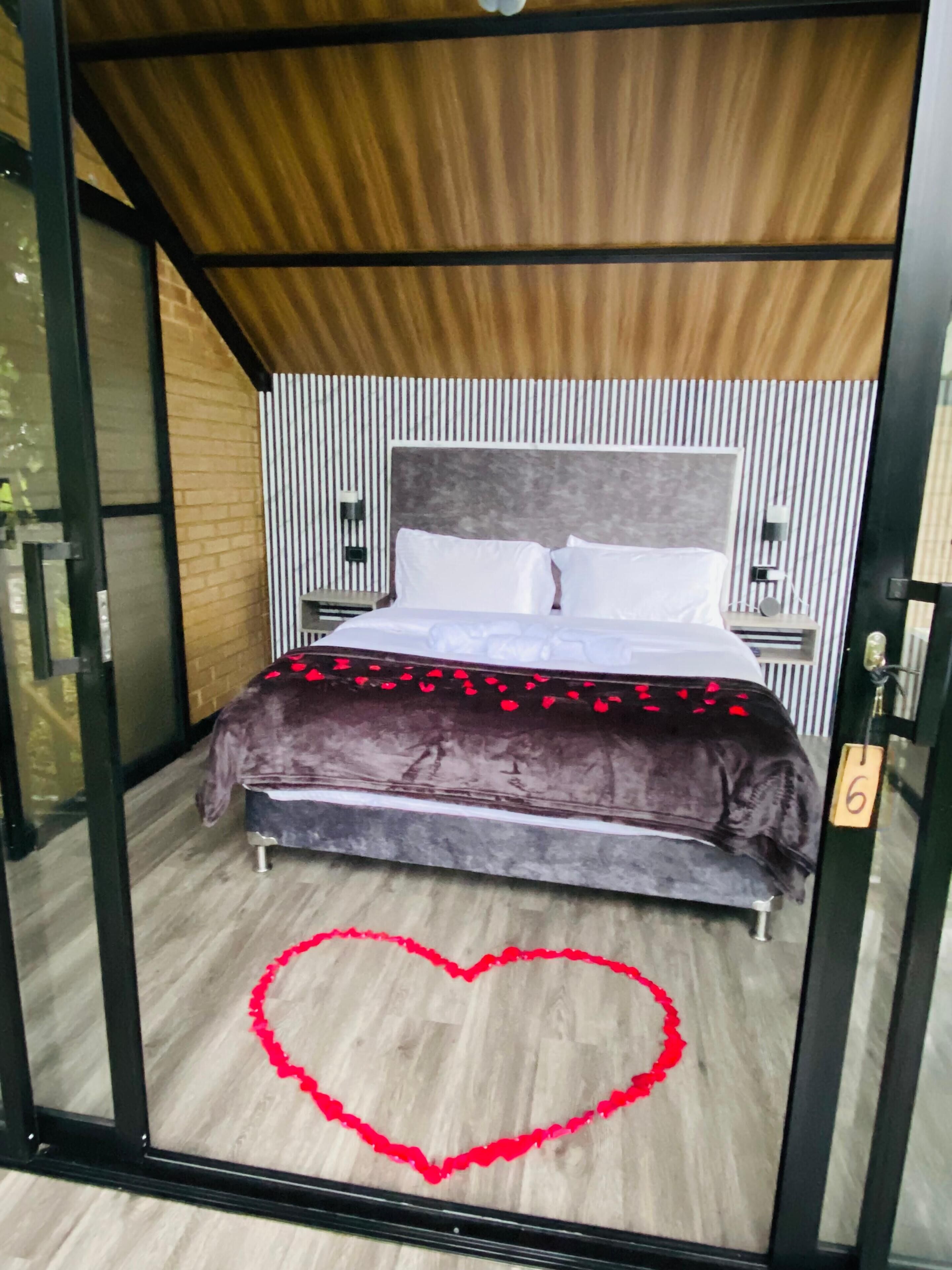Cabana de Madeira Standard | 1 quarto, roupa de alta qualidade, edredões de penas, Wi-fi grátis 