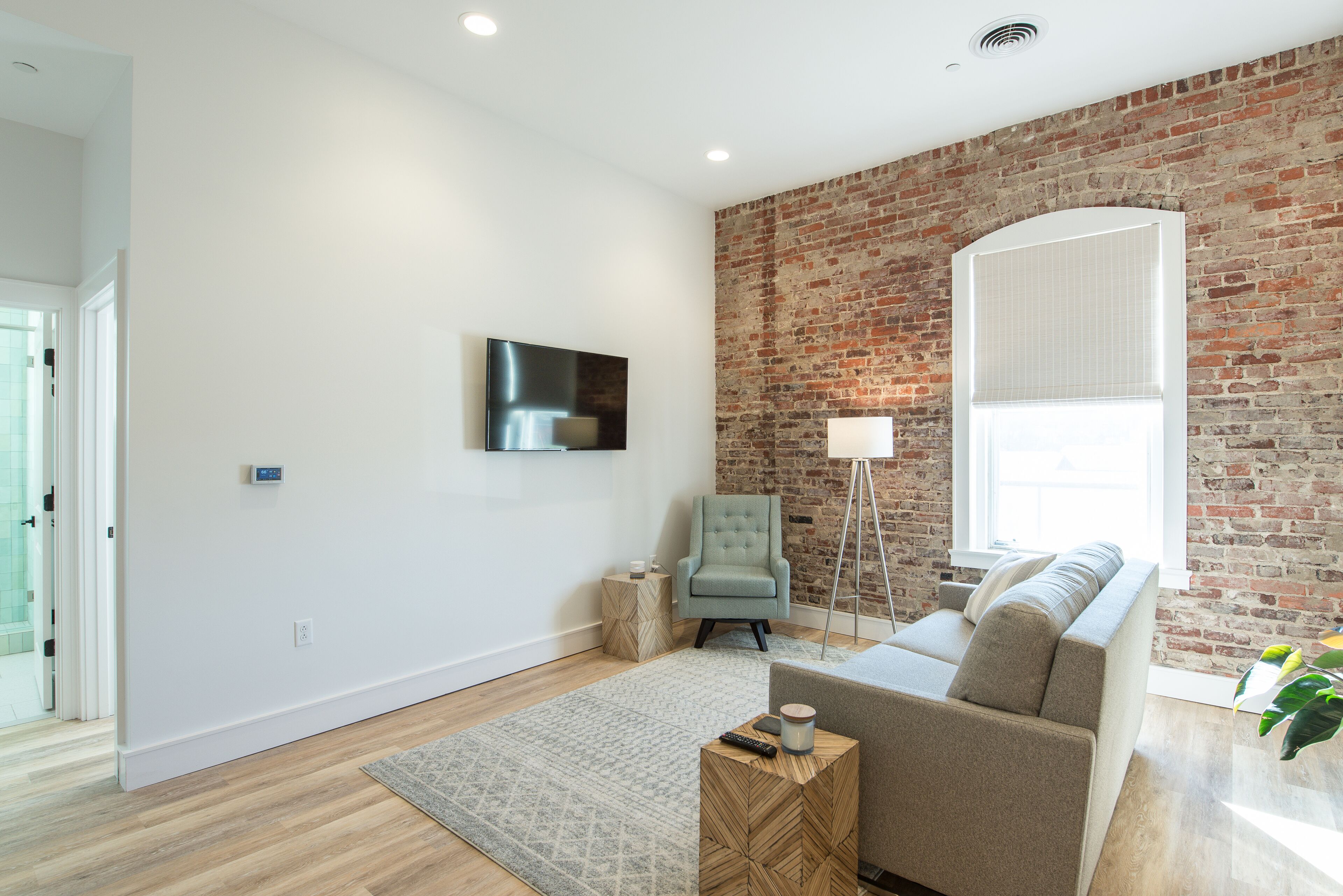 Barber Street Flats - 2 Bedroom, 2 Bathroom, Full Kitchen Double Loft - Neyland Stadium Knoxville