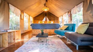 1 quarto, Wi-Fi de cortesia, roupa de cama