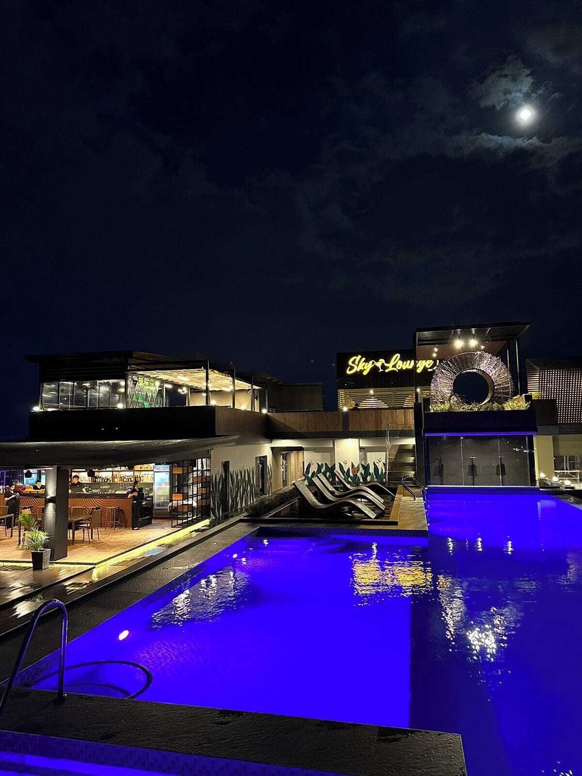3 piscinas externas