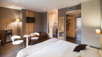 Minibar, cofre com capacidade para portátil