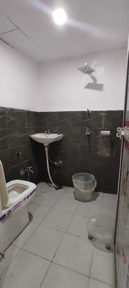 Vivek Hotel And Restaurant - Guptkashi
