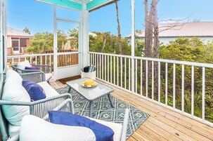 Casa, 3 quartos, para fumantes, vista para a piscina | Sacada