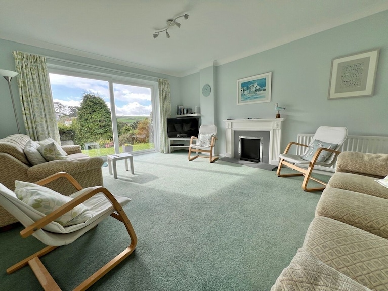 Detached 4 Bed Coastal Haven | Garden | Parking - South Sands Beach