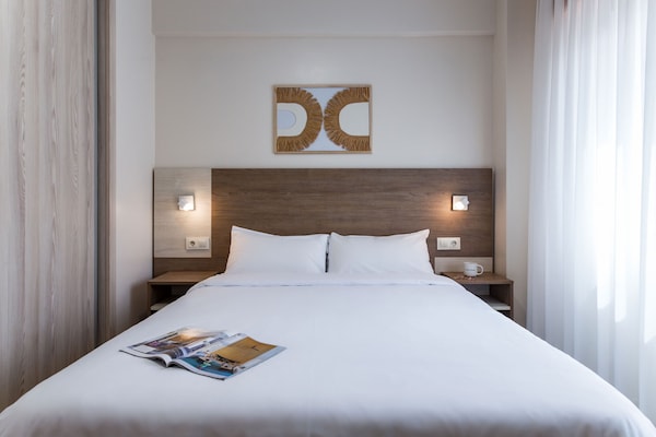 Vigo Bay Apartments By Olala Homes - Vigo