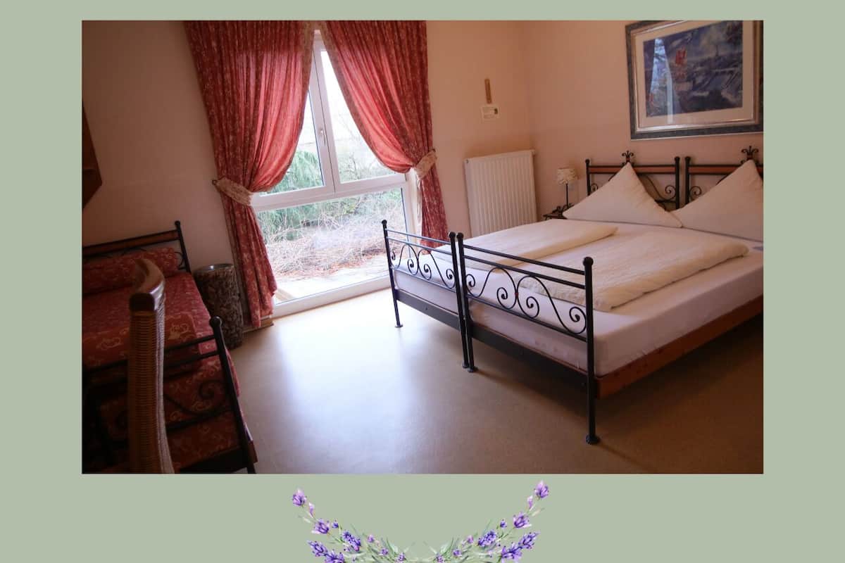 Quarto Duplo Empresarial, 1 cama king-size | Roupa hipoalergénica, camas de colchão viscoelástico, minibar