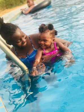 3 piscinas externas
