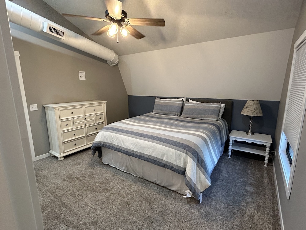 Quaint, all new loft apt. located in a quiet country setting, minutes ...