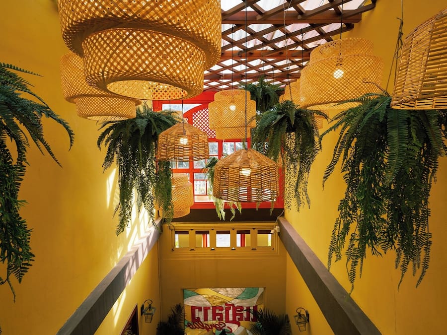 Quarto duplo clássico | Área de estar | TV de tela plana 35 polegadas com canais a cabo