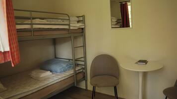 Quarto quádruplo, varanda, vista para o parque | Wi-Fi de cortesia