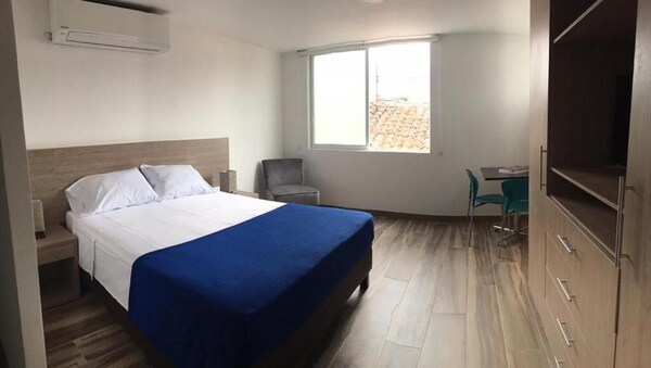 Casa De Balcones - Garzón