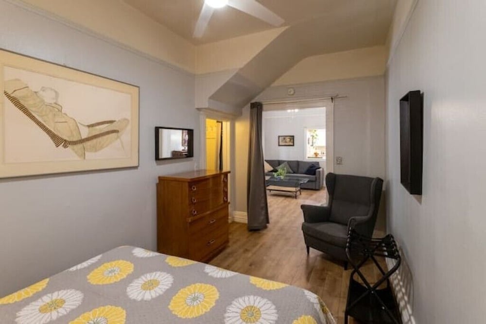 Private Entrance, Gated, Cozy, Comfy - Sacramento, CA