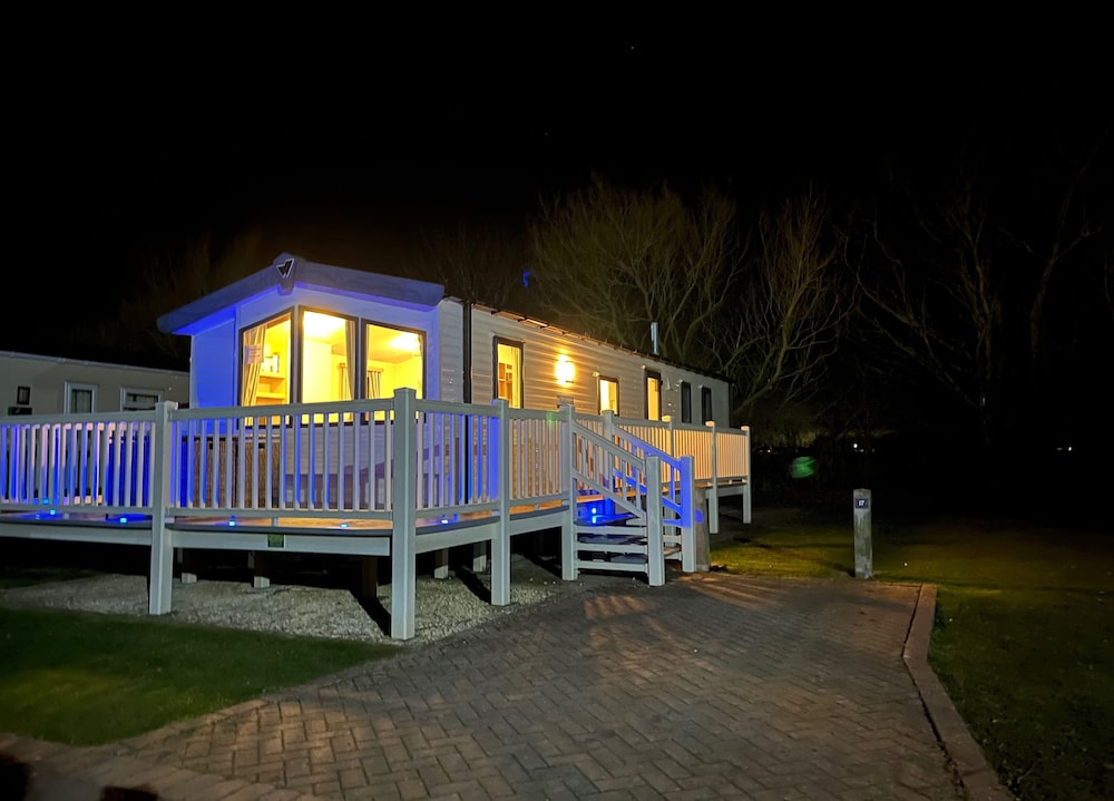 Premium Location - Sleeps 6 - Caravan On The Lakes - Mablethorpe