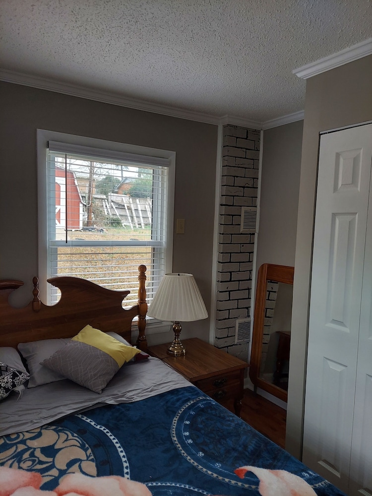 Cozy 1-bedroom Apartment In Charming Columbia With Ac, Wifi And Sun Room. - Lexington, SC