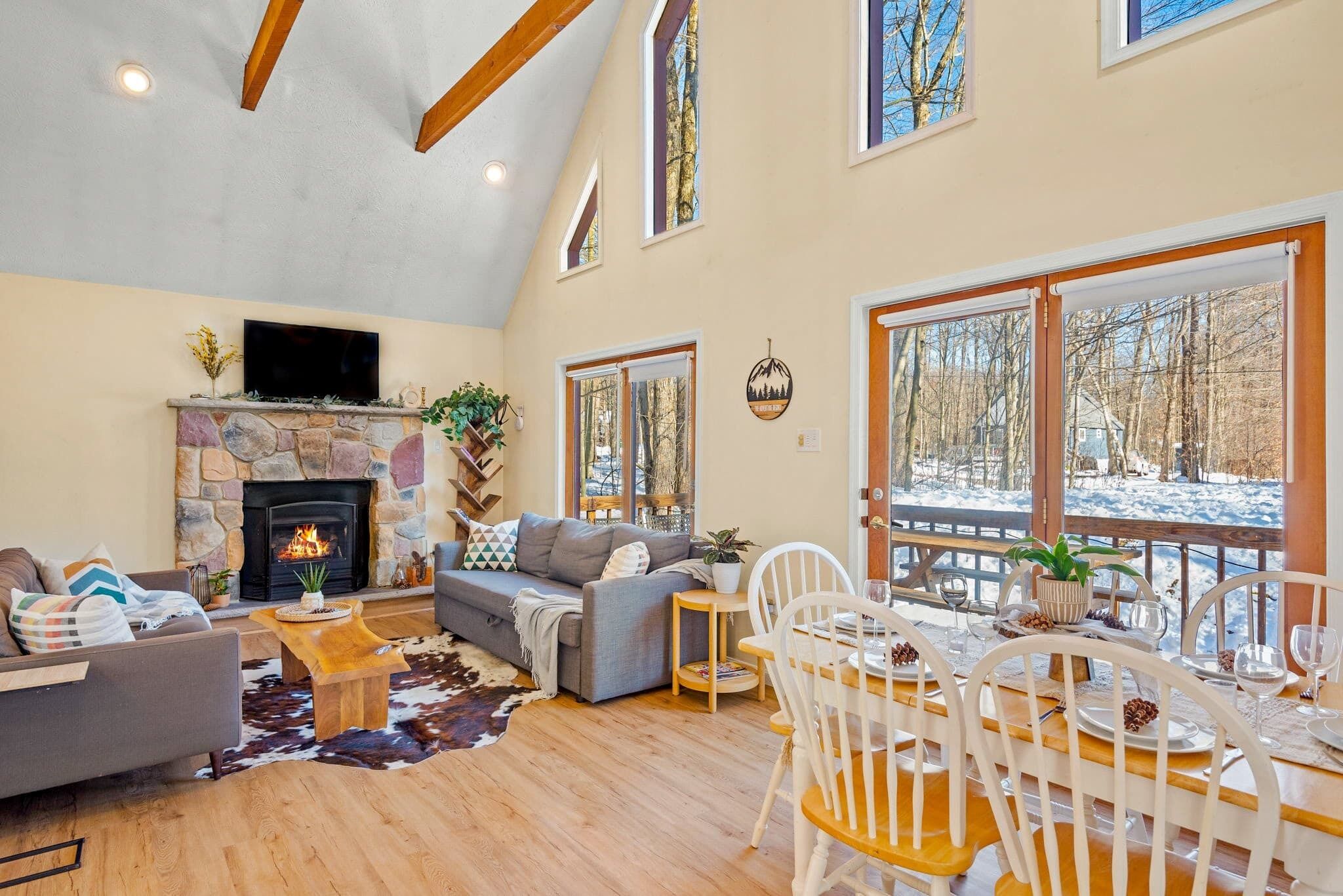 Pocono Chalet Getaway | Pools, Hot Tub, Lakes - Pennsylvania