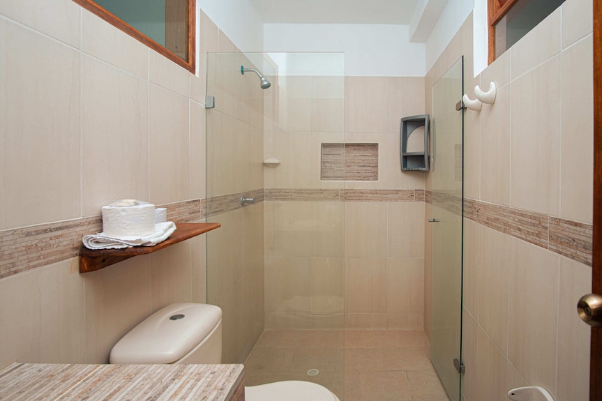 Habitación Superior Familiar Con Balcón Cerca A La Playa - Coveñas