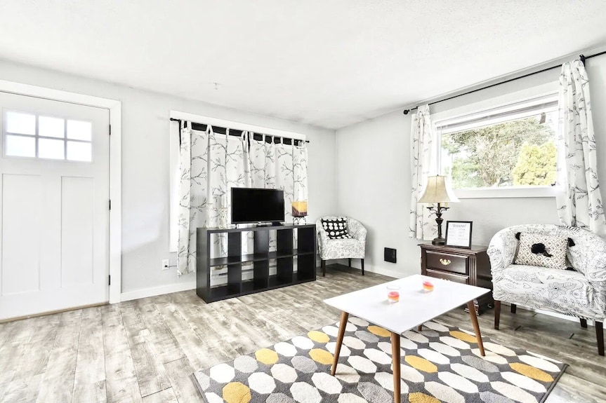 Perfect Tacoma Guest Retreat Near Lake & Downtown! - Steilacoom, WA