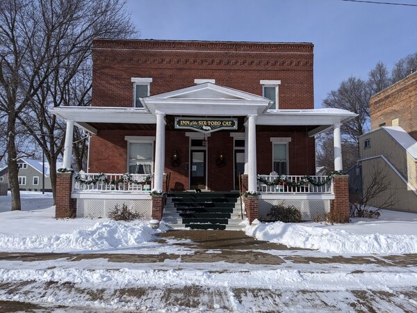 Inn Of The Six-toed Cat - Iowa