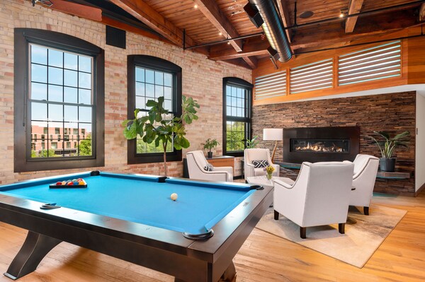 Exquisite 3bdr Penthouse In Downtown Tc - Interlochen, MI