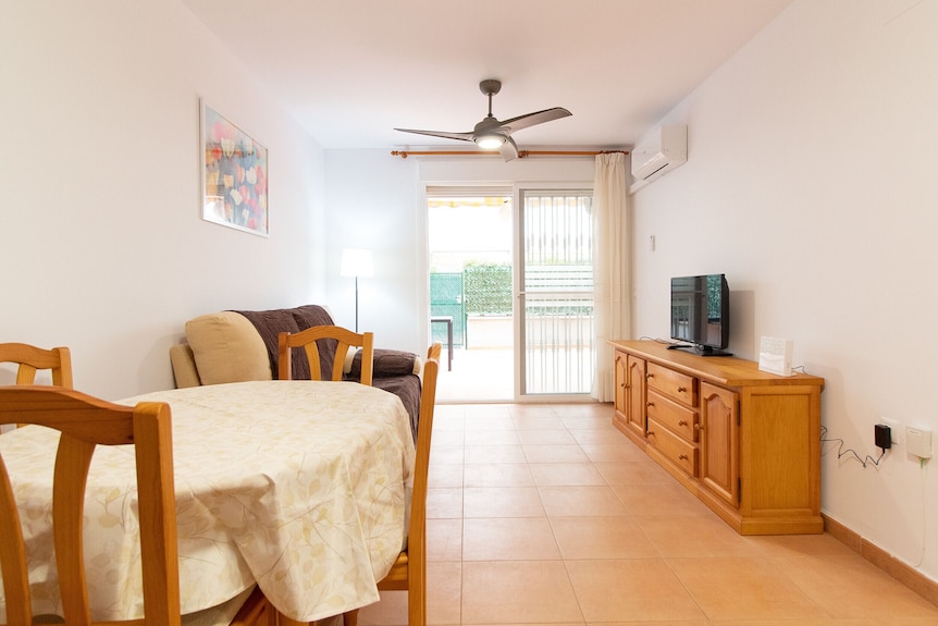 Global Properties: Practical Flat In Canet Beach - La Pobla de Farnals
