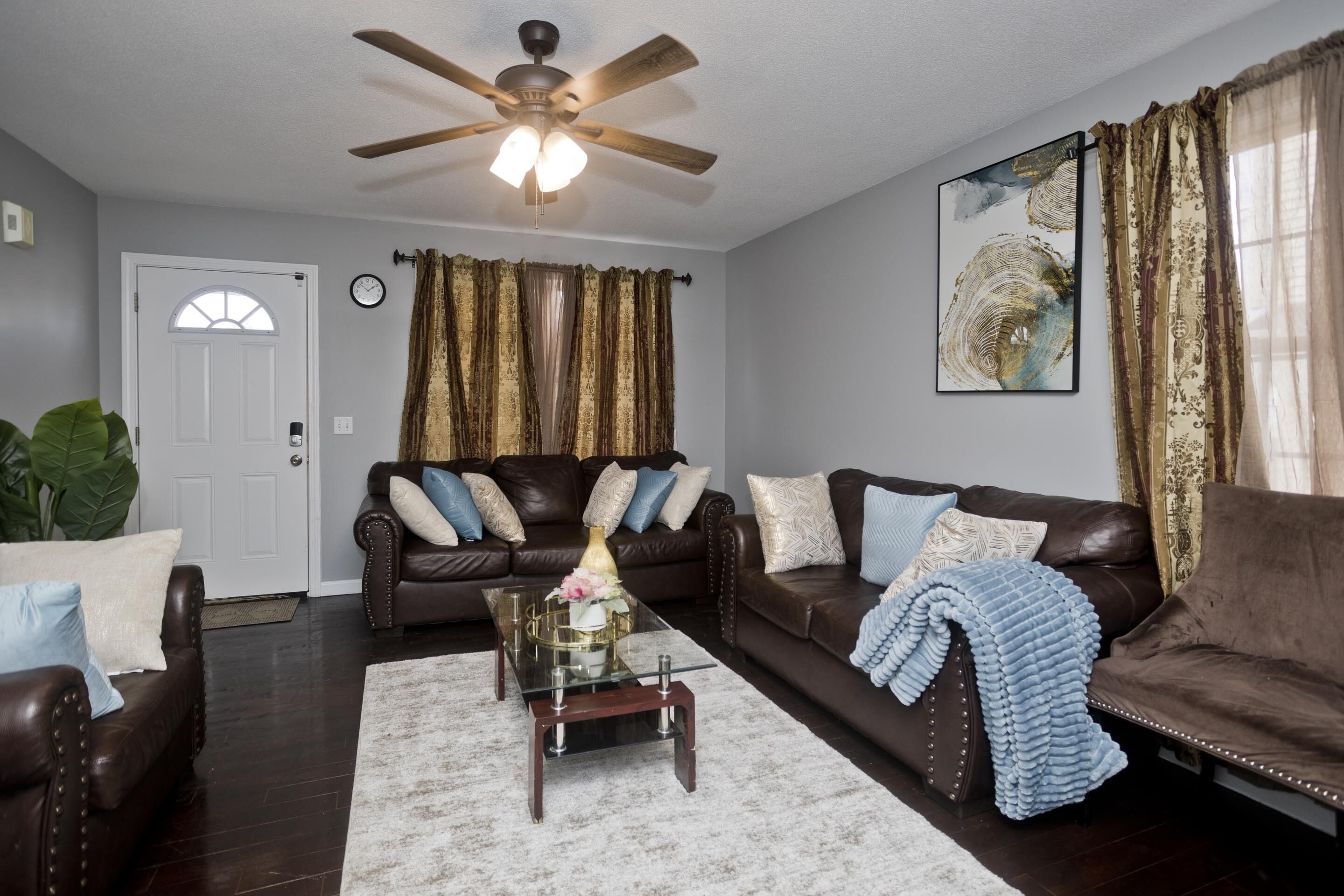 Cozy 3-bedroom Duplex1 With Wifi, Ac In Peaceful Springfield - Massachusetts