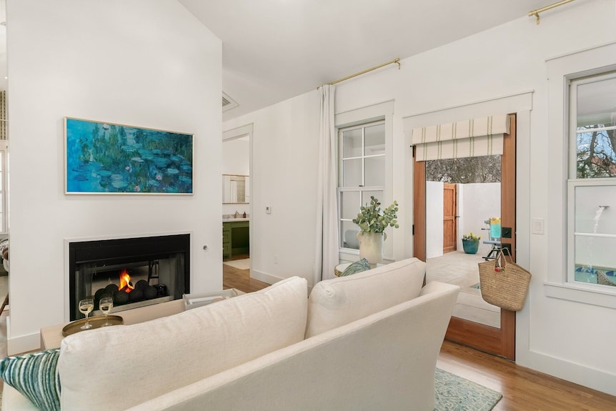 Bijou: Camille | Luxury Cottage | Plunge Pool | Full Kitchen - Fredericksburg