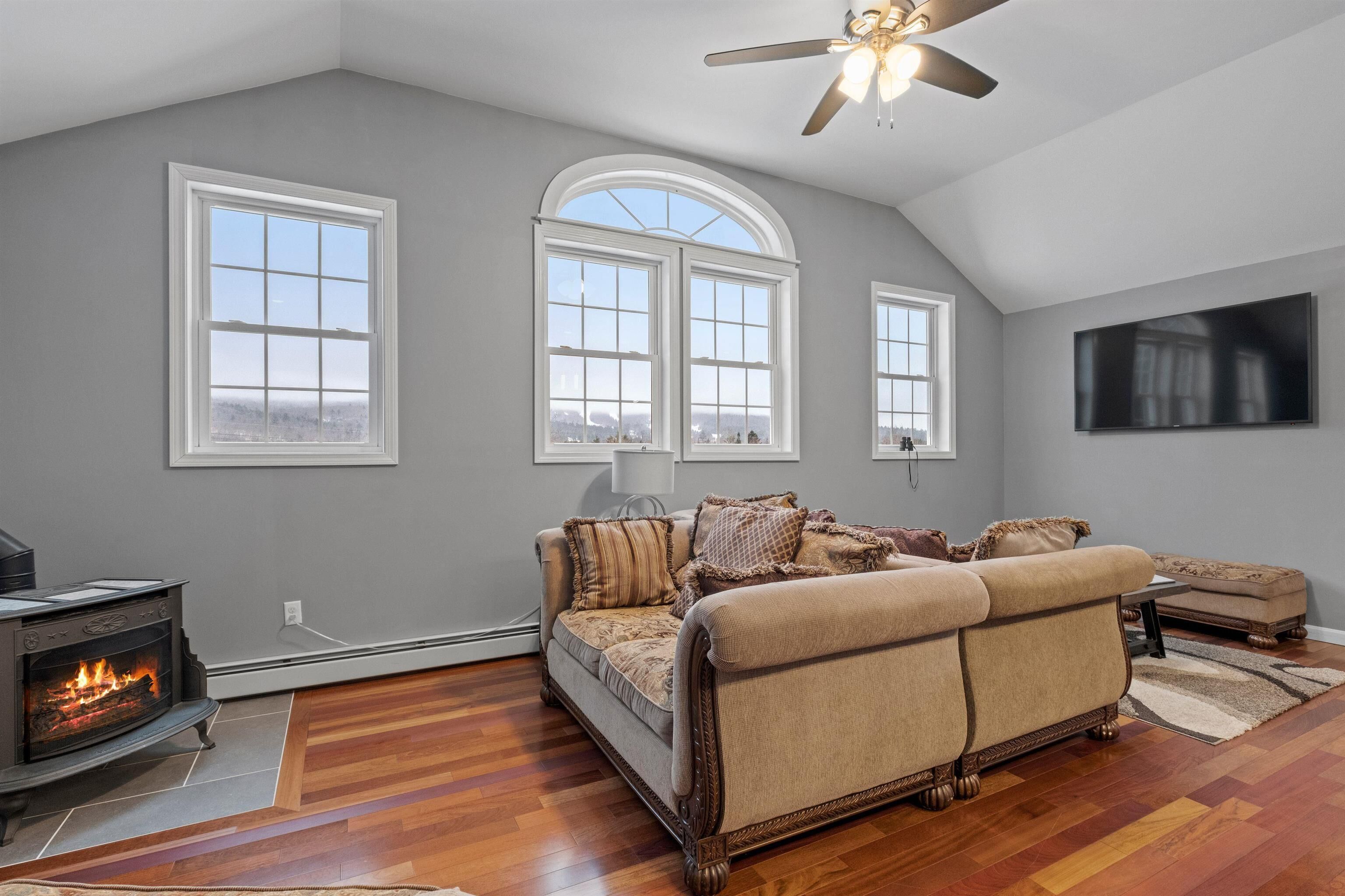 Peaceful Retreat With Stunning Mountain Views For Unforgettable Memories - Grafton, NH