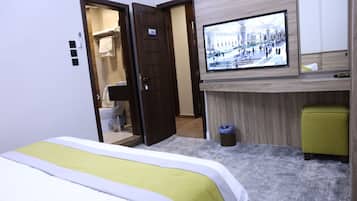 Quarto casal luxo | Ferros/tábuas de passar roupa, Wi-Fi de cortesia, roupa de cama