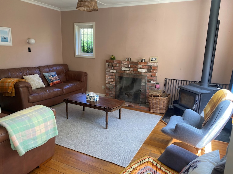 Our Bach. Fish, Ski Or Relax In An Amazing Alpine Setting! - Castle Hill