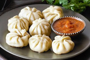 Servem pequenos-almoços, almoços, jantares e brunches (fins de semana)