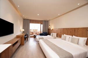 Quarto triplo | Roupas de cama premium, Wi-Fi de cortesia, roupa de cama