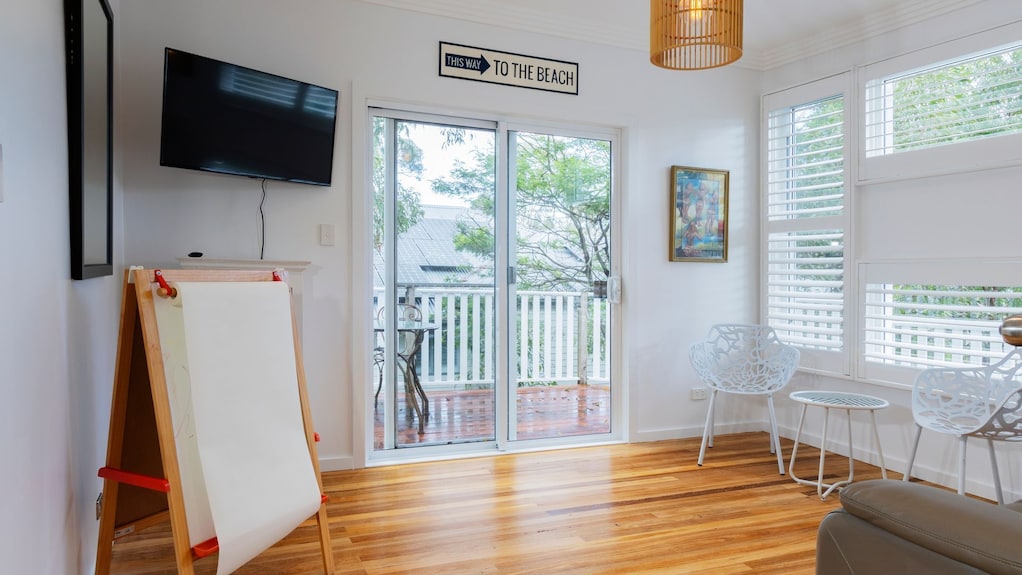 The Lake Palace At Murray's Beach - Lake Macquarie