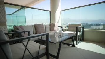 Apartamento, varanda, vista para a praia | Interior