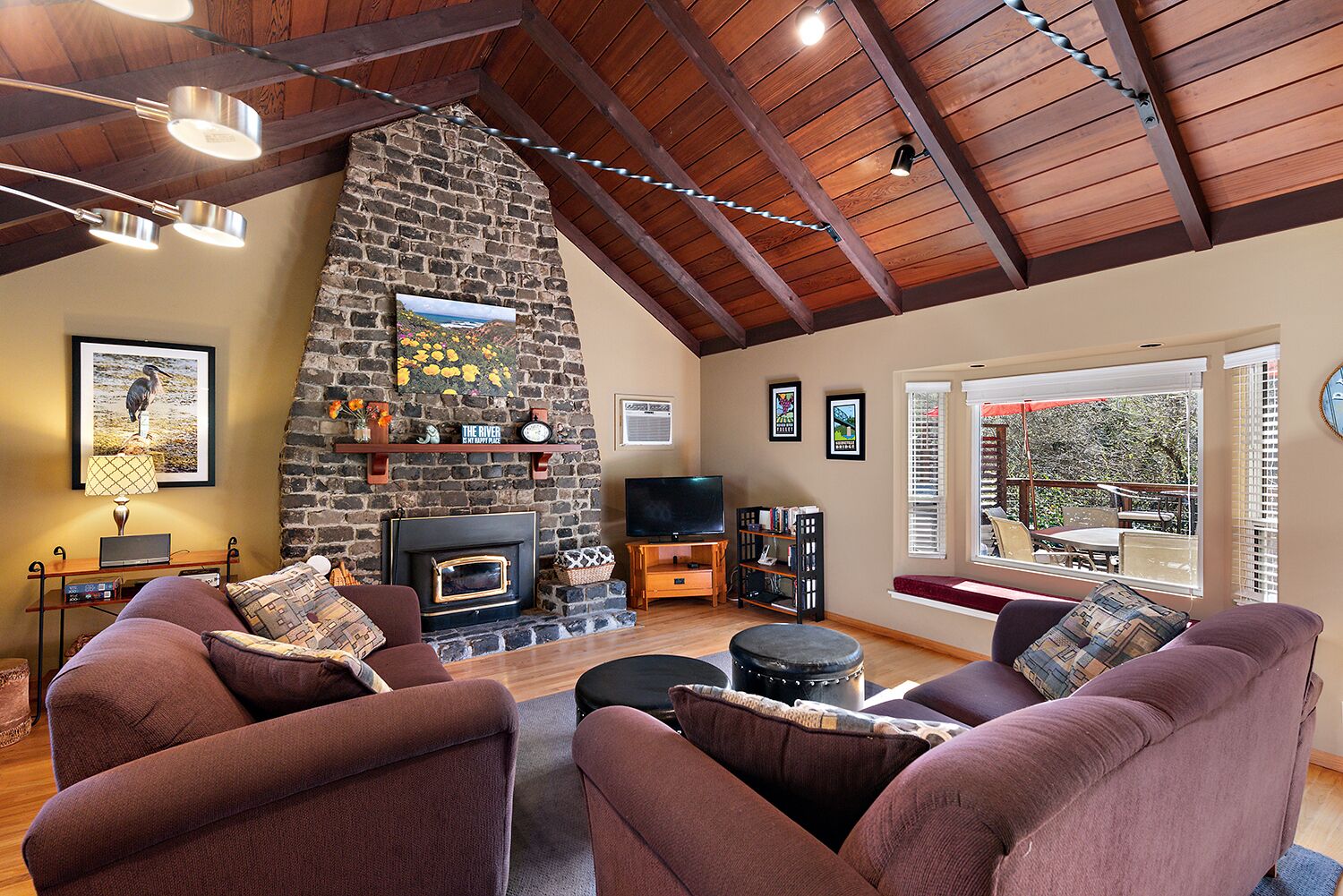 River Time ~ Come Stay On The River! Access To Park, Riverfront, In Town - Occidental, CA