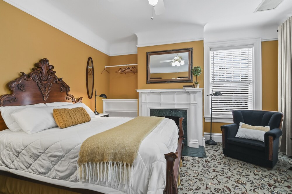 Pasfield House Historic Mansion: The George Suite Reviews, Deals ...