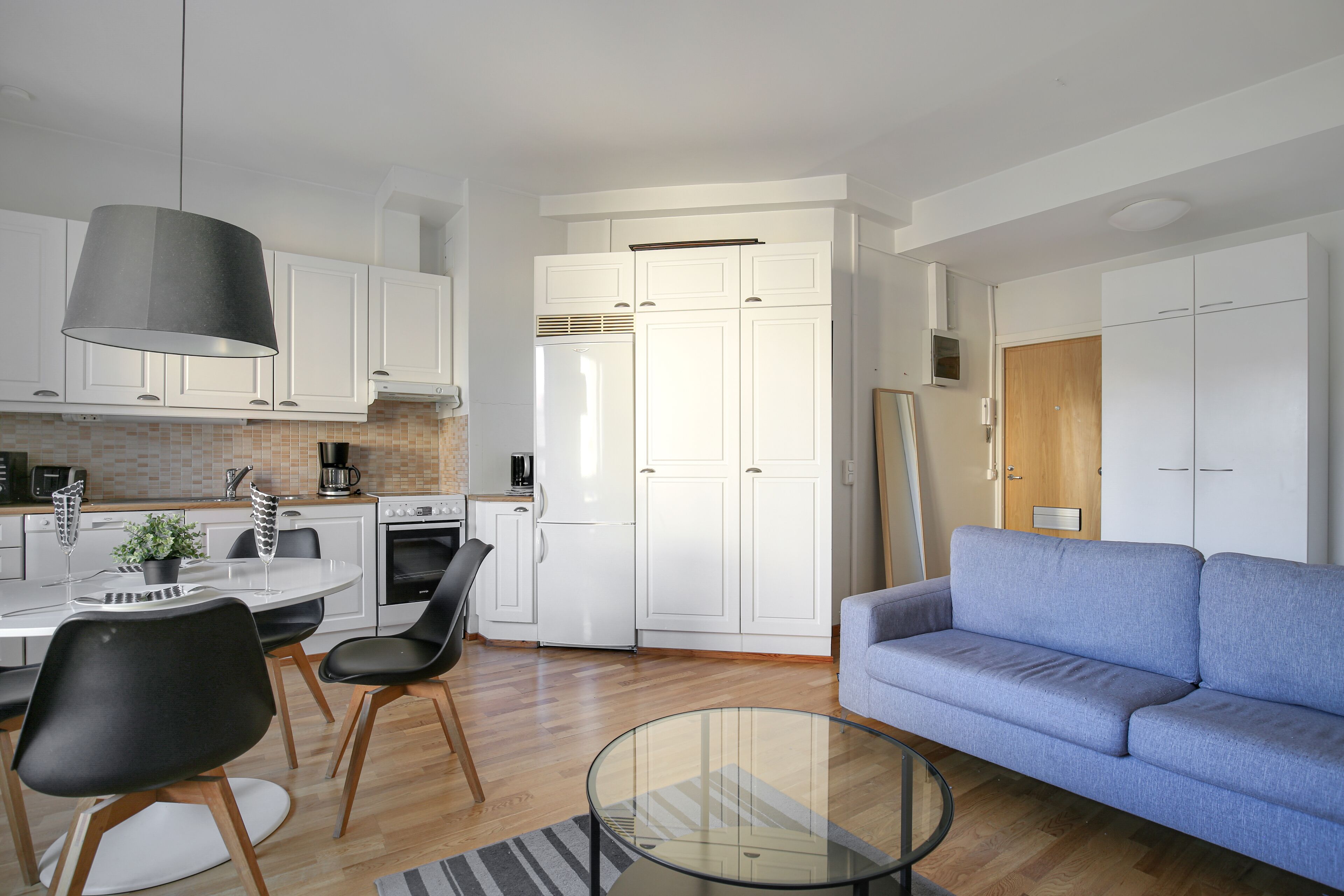 Apartamento Básico, Vista para a cidade | Sala de estar | TV de ecrã plano 
