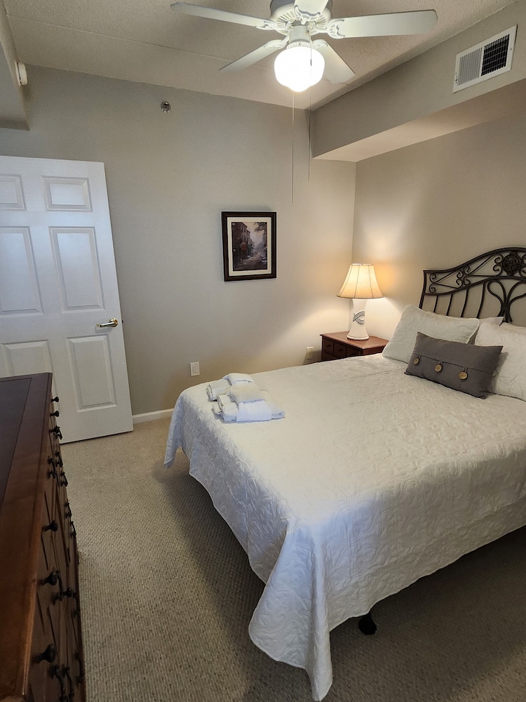 9th Floor Riverwalk Retreat.....with Even Better Views!! - Wilmington, NC