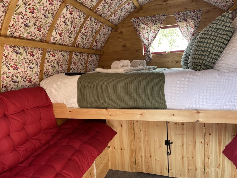 Romani Retreat Bow Top Gypsy Caravan Alnmouth Beach - Northumberland