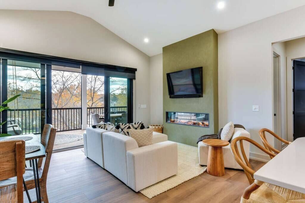 The Birdhouse - Lake View With Dock - Lake Norman, NC