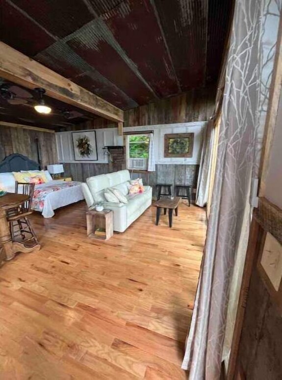 Mountaintop Glamping Cabin,views! - North Carolina