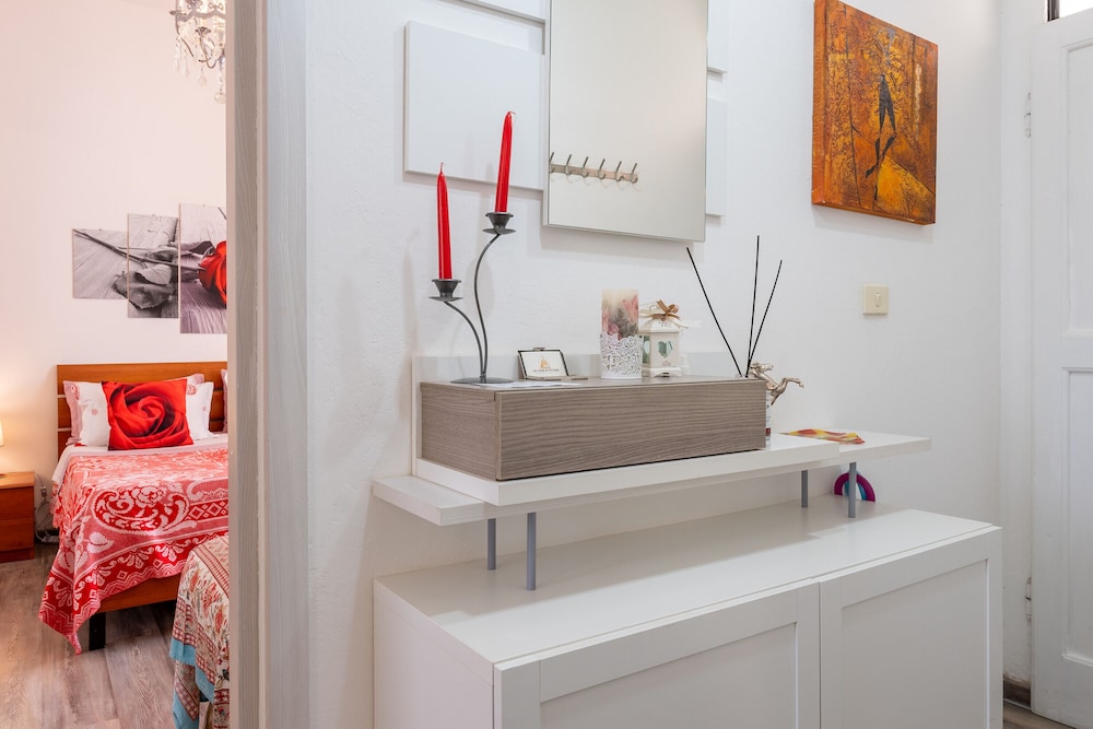 Apartamento 'La Casa Di Ettore' Con Vistas A La Montaña, Terraza Privada Y Aire Acondicionado. - Arezzo
