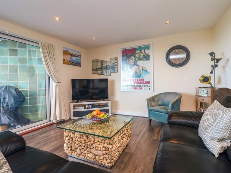 Whitewater Seaview, Pet Friendly, Country Holiday Cottage In Newquay - Newquay