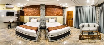 Quarto Premium, varanda, vista para a montanha | Lençóis de algodão egípcio, roupa de alta qualidade, edredões de penas 