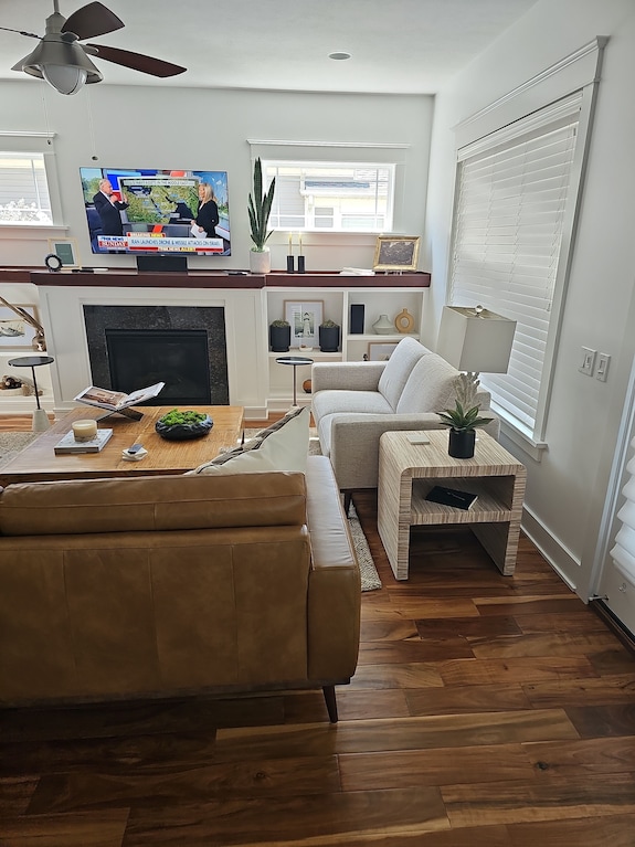 Spacious 5-bedroom/4.5 Bath House In The Charming Bay Point Resort And Marina. - Lake Erie, PA