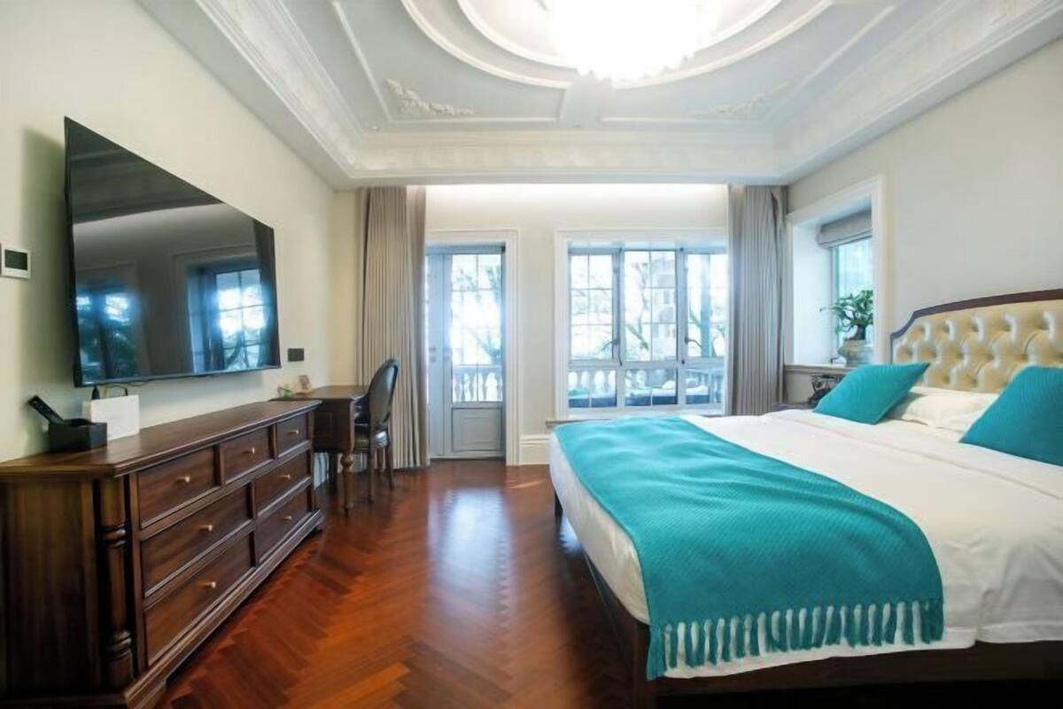 Roupas de cama antialérgicas, escrivaninha