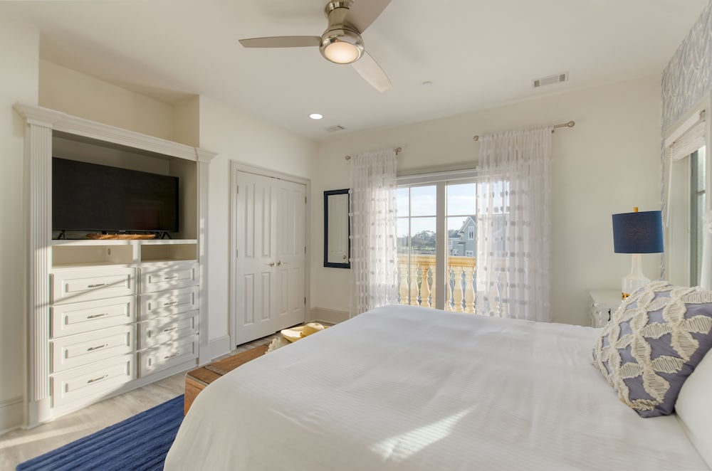 Chef's Kitchen, Infinity Pool & Hot Tub | Game Room | Coastal Marsh by ...