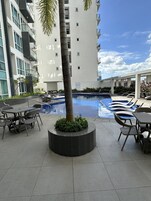 2 piscinas externas