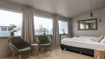 Suíte júnior, sacada | 1 quarto, escrivaninha, ferros/tábuas de passar roupa, berços grátis