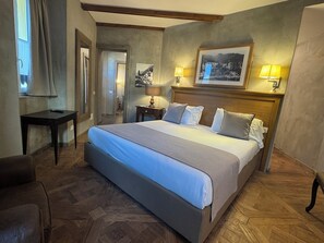 Apartamento Romântico, 1 cama king-size, não fumadores, vista para o lago | 1 quarto, edredões de penas, camas de colchão Select Comfort 